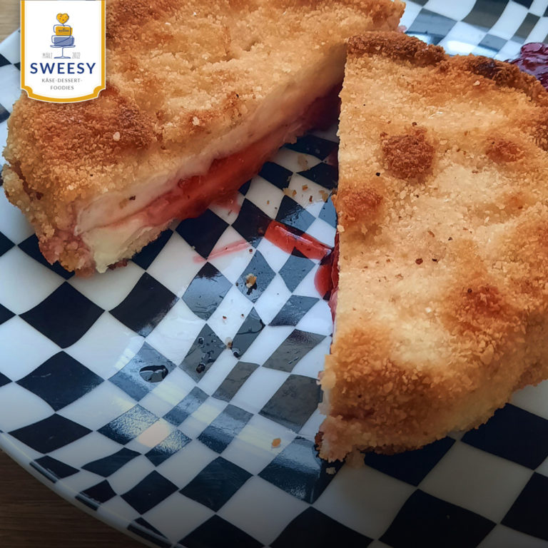 Panierter Camembert gefüllt mit Preiselbeeren - Heinrichsthaler